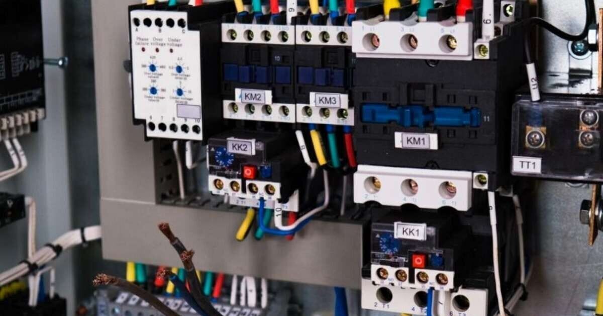 Understanding the Difference: Switchboard vs. Distribution Board ...
